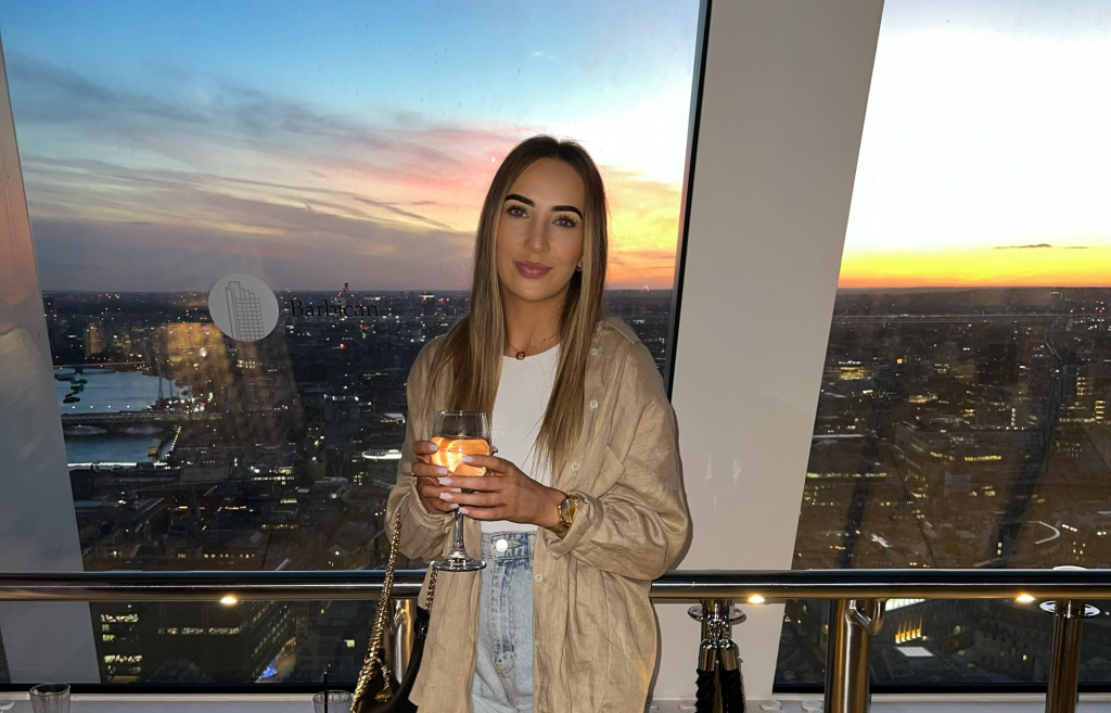 Ellen tells us about her Recruitment Consultant Apprenticeship! - som3